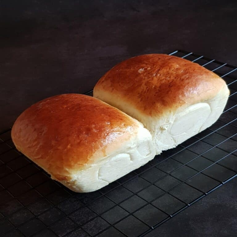 Tangzhong Bread/ How To Make Easy Bread With Tangzhong Method
