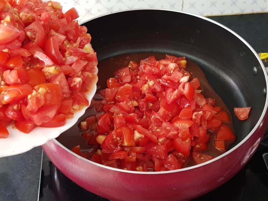 Easy Tomato Chilli Jam