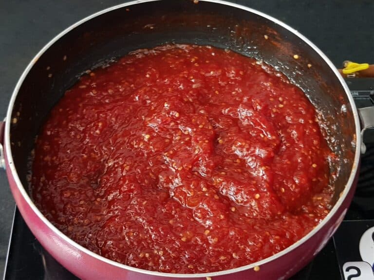 Easy Tomato Chilli Jam